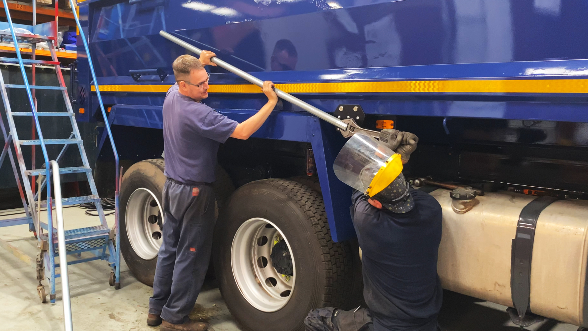 Did you know we instALL? | Tarpaulin Sheeting Systems